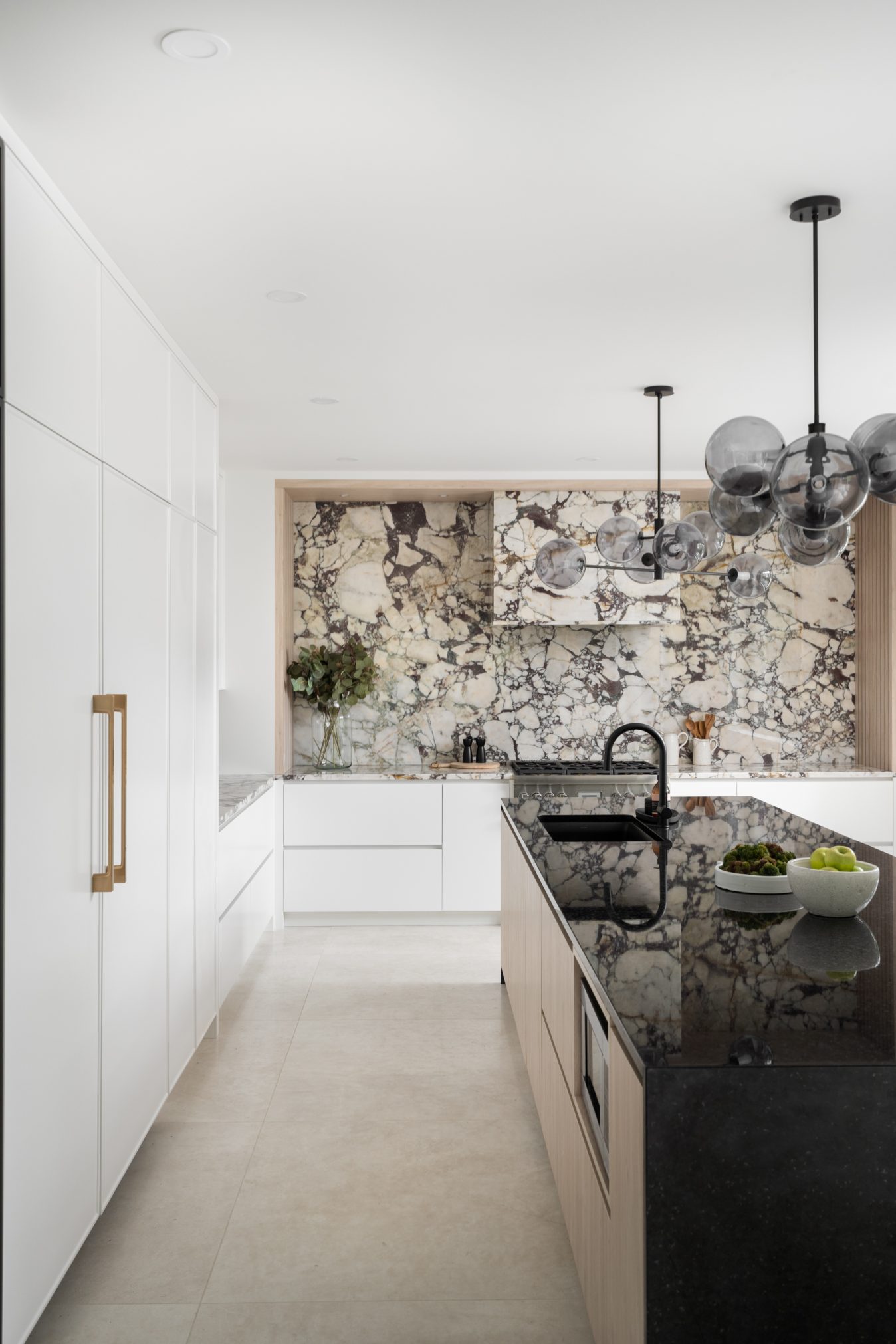 Featured project: Transitional Milano Kitchen - Ateliers Jacob